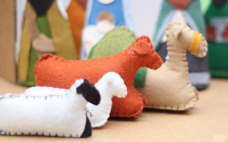Felt Nativity Set Pattern | Catholic Sprouts